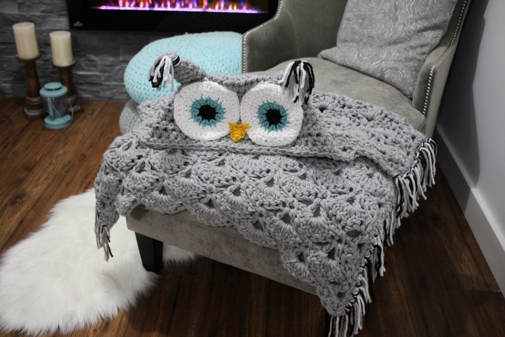 Hooded Owl Blanket! - MJ's off the Hook Designs Hooded Owl Blanket! - MJ's off the Hook Designs