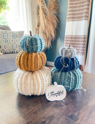 How to Crochet Rustic Farmhouse Pumpkins - MJ's off the Hook Designs