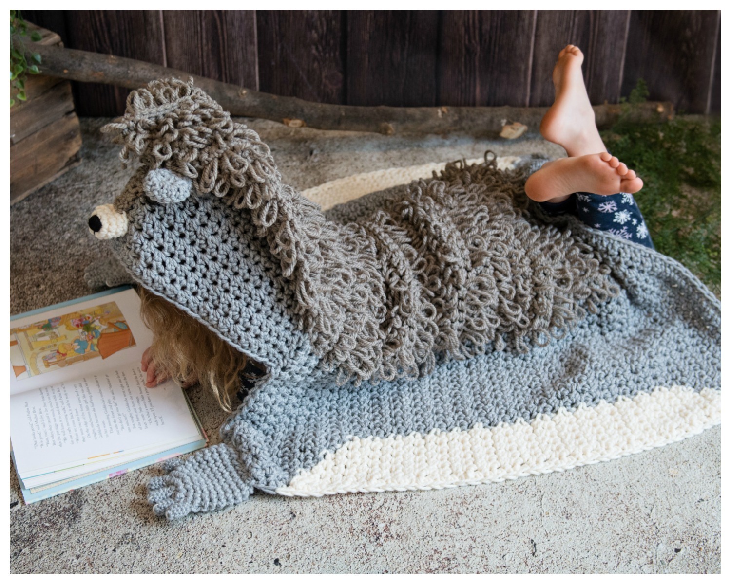 Hooded Woodland Squirrel Blanket - MJ's off the Hook Designs