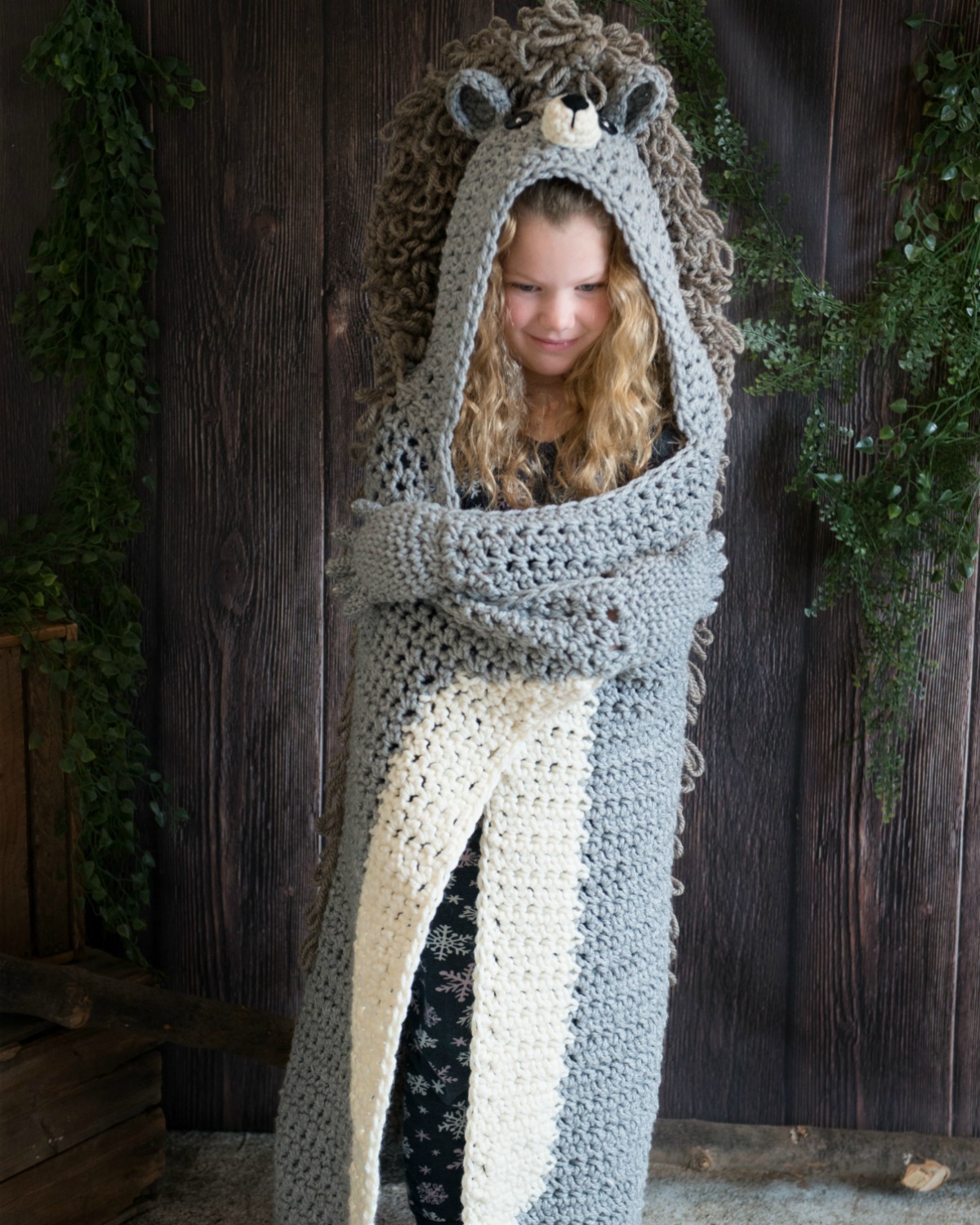 Hooded Woodland Squirrel Blanket - MJ's off the Hook Designs