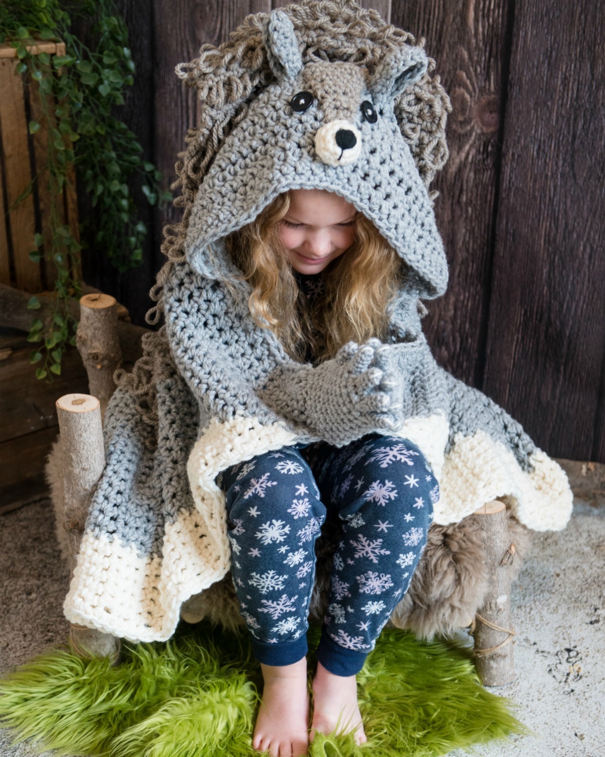 Hooded Woodland Squirrel Blanket - MJ's off the Hook Designs