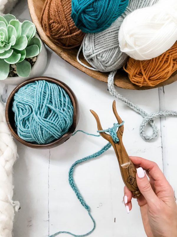 How to Use a Lucet Fork - MJ's off the Hook Designs