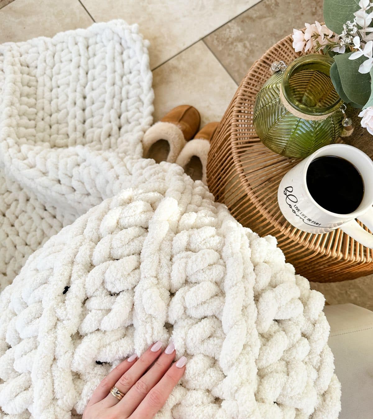 Chunky Crochet Throw - MJ's off the Hook Designs
