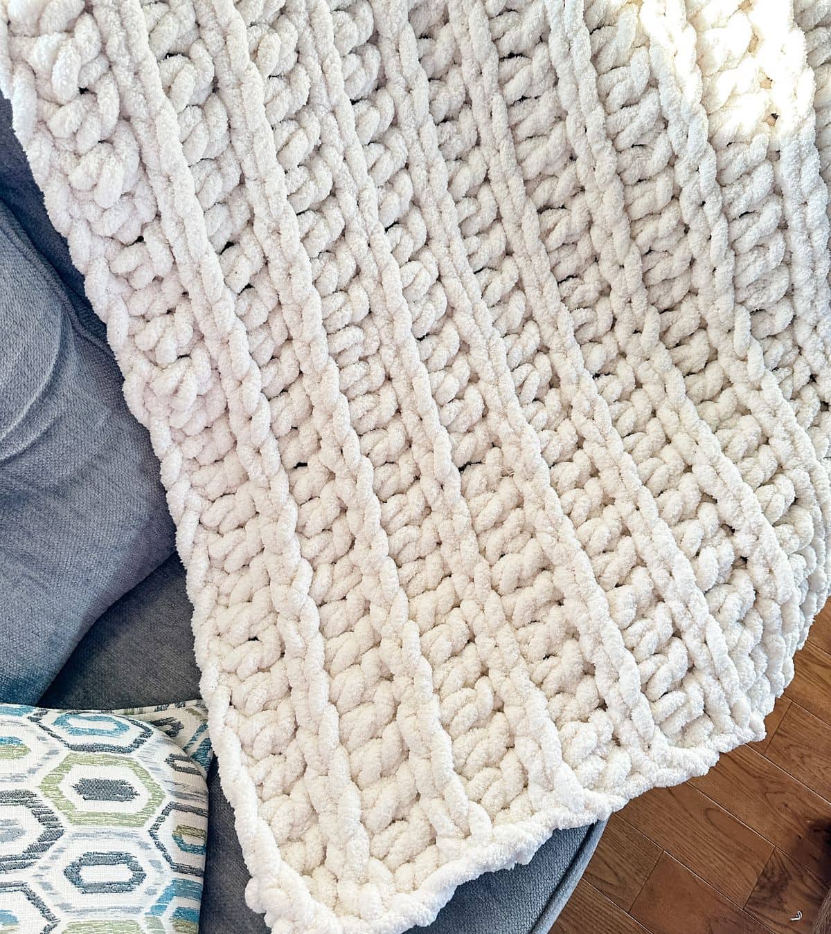 Chunky Crochet Throw - MJ's off the Hook Designs