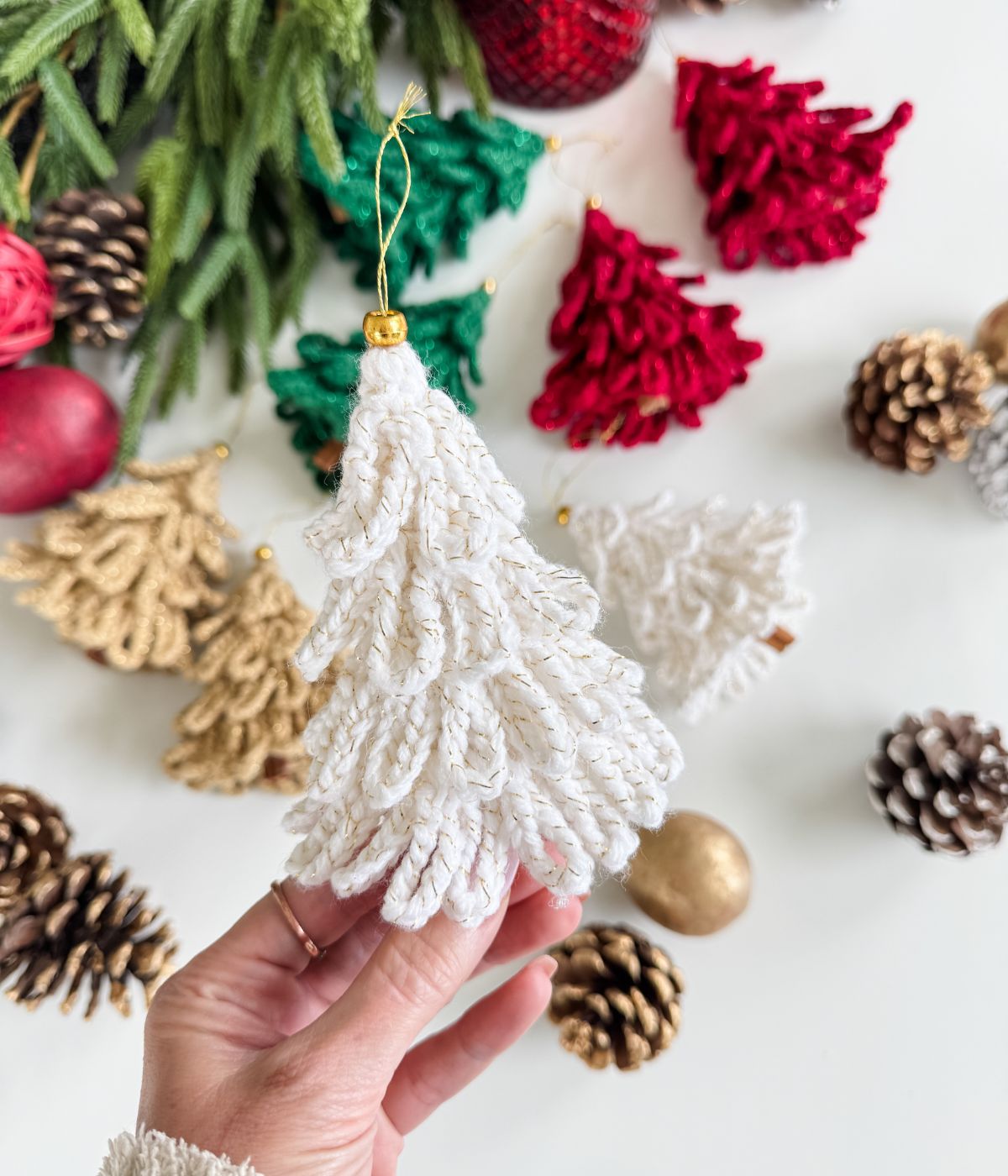 Free Loopy Tree Ornament Pattern: Easy Crochet Ideas - MJ's off the ...